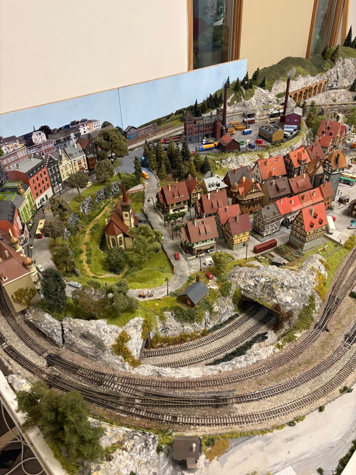 How to Build a Model Train Layout: The Best Method From Planning to ...